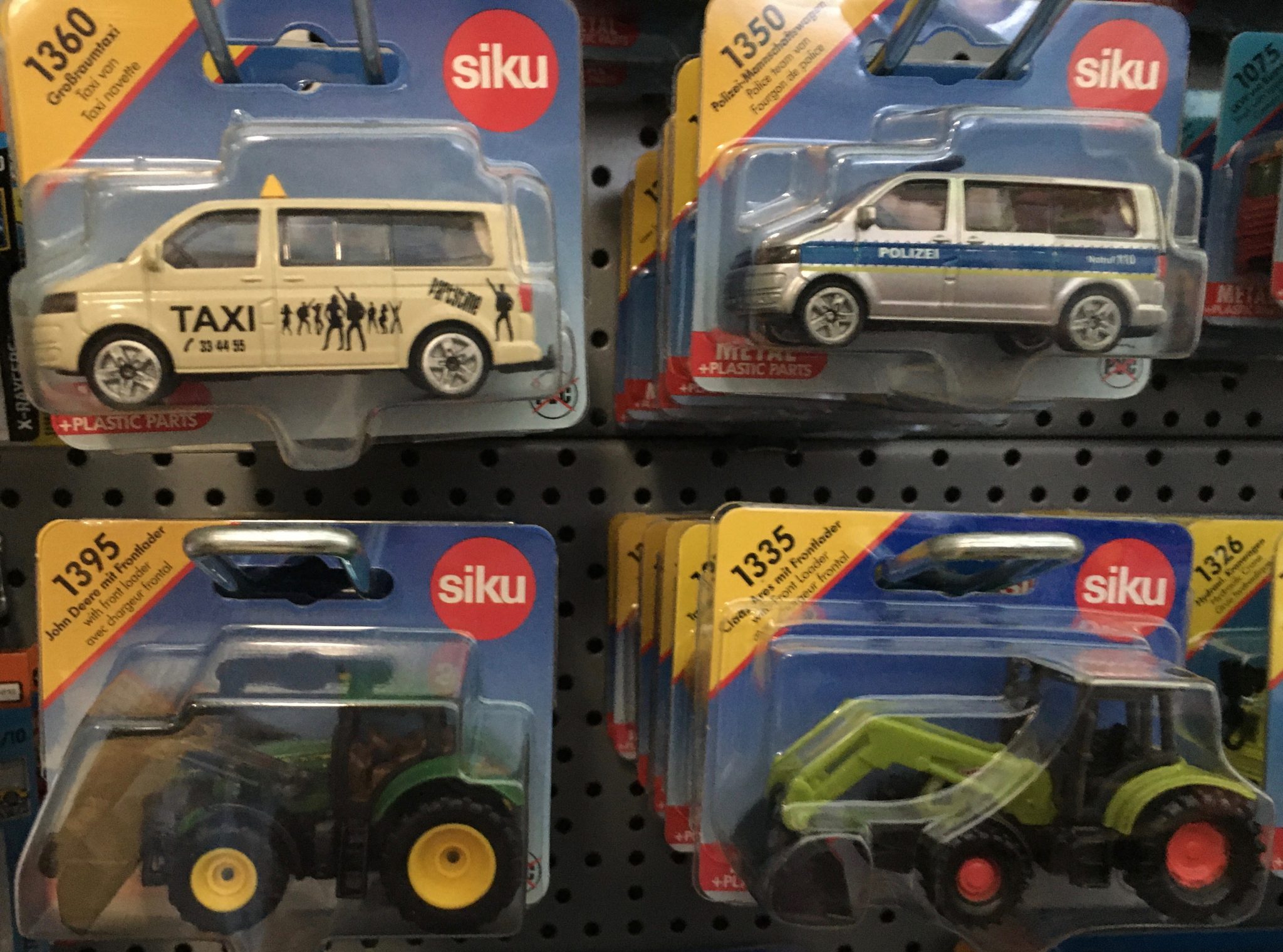 SIKU -MODELLAUTOS – SPIELZEUGAUTOS DER SERIE 1300 – Spielwaren Schauss